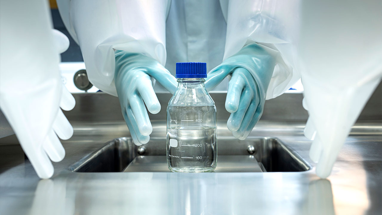 Isolators: pharma, laboratories and more
